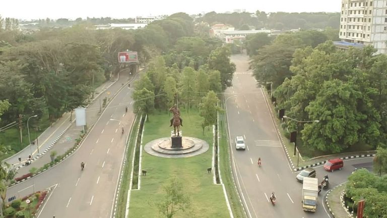 Teori Inti Ganda dalam Tata Ruang Kota - Penelitian Pariwisata