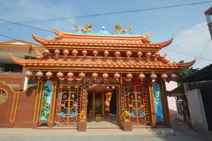 Destinasi Wisata Keindahan dan Sejarah Klenteng Hok Lay Kiong ...